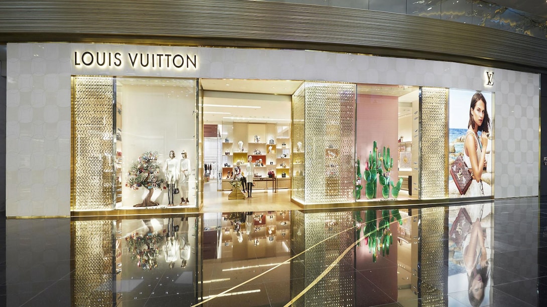 Louis Vuitton Bangkok Iconsiam Store in Bangkok, Thailand | LOUIS VUITTON