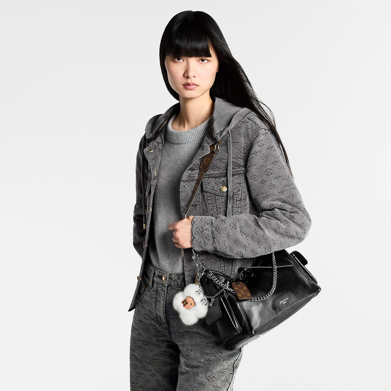 CarryAll Cargo Vibe PM Bag - Luxury LV Vibe Black | LOUIS VUITTON