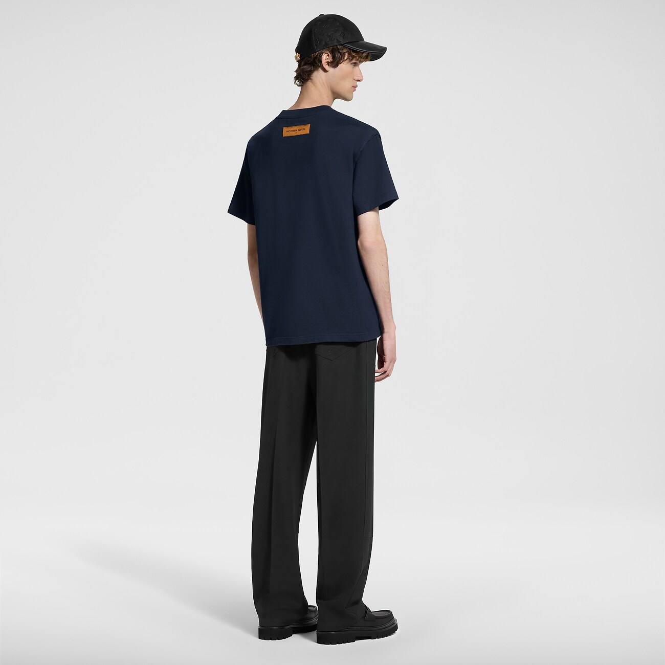 Embossed LV T-Shirt - Luxury Blue | LOUIS VUITTON