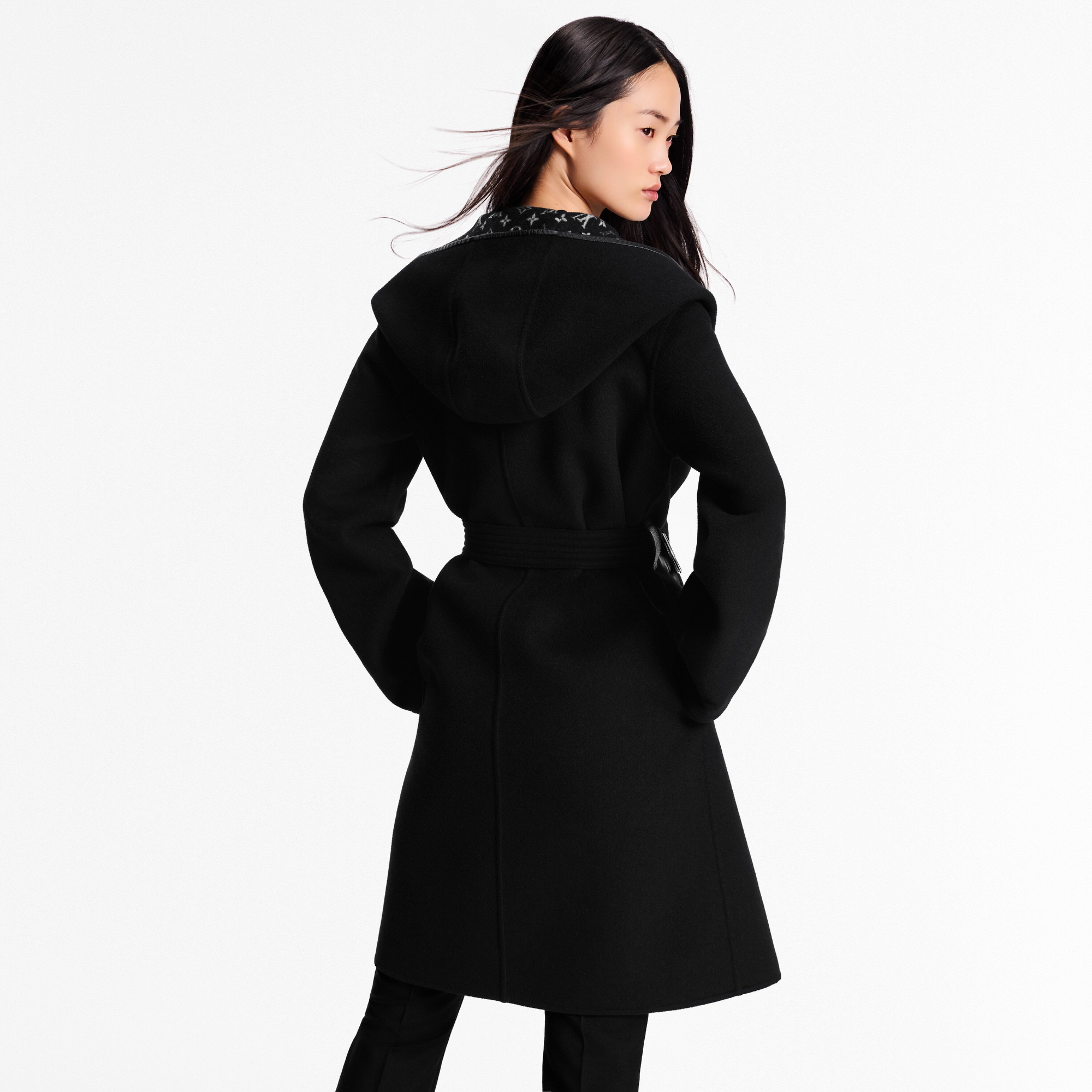 Black Wrap Coat | LOUIS VUITTON