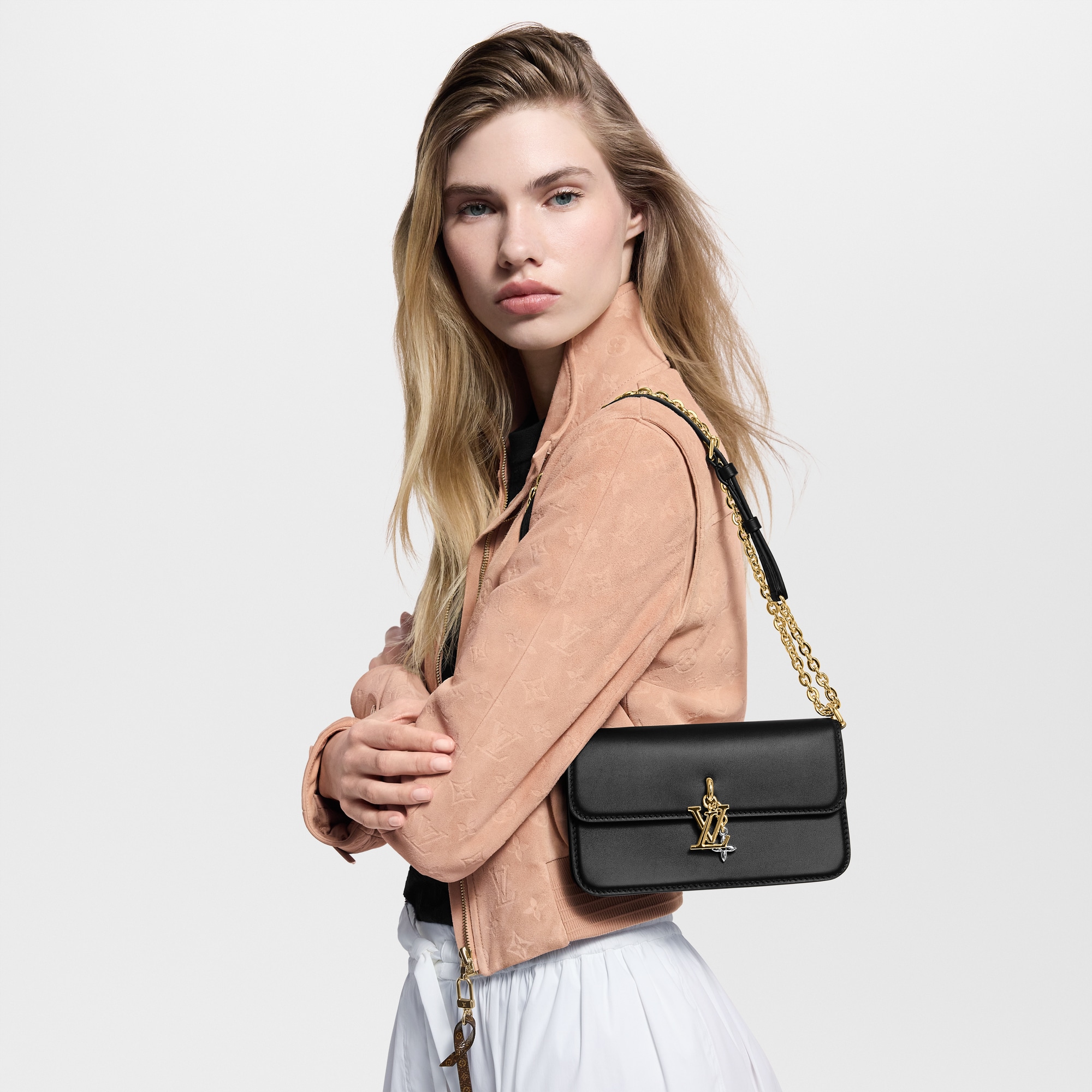 LV Bloom Wallet On Chain - Luxury Black | LOUIS VUITTON