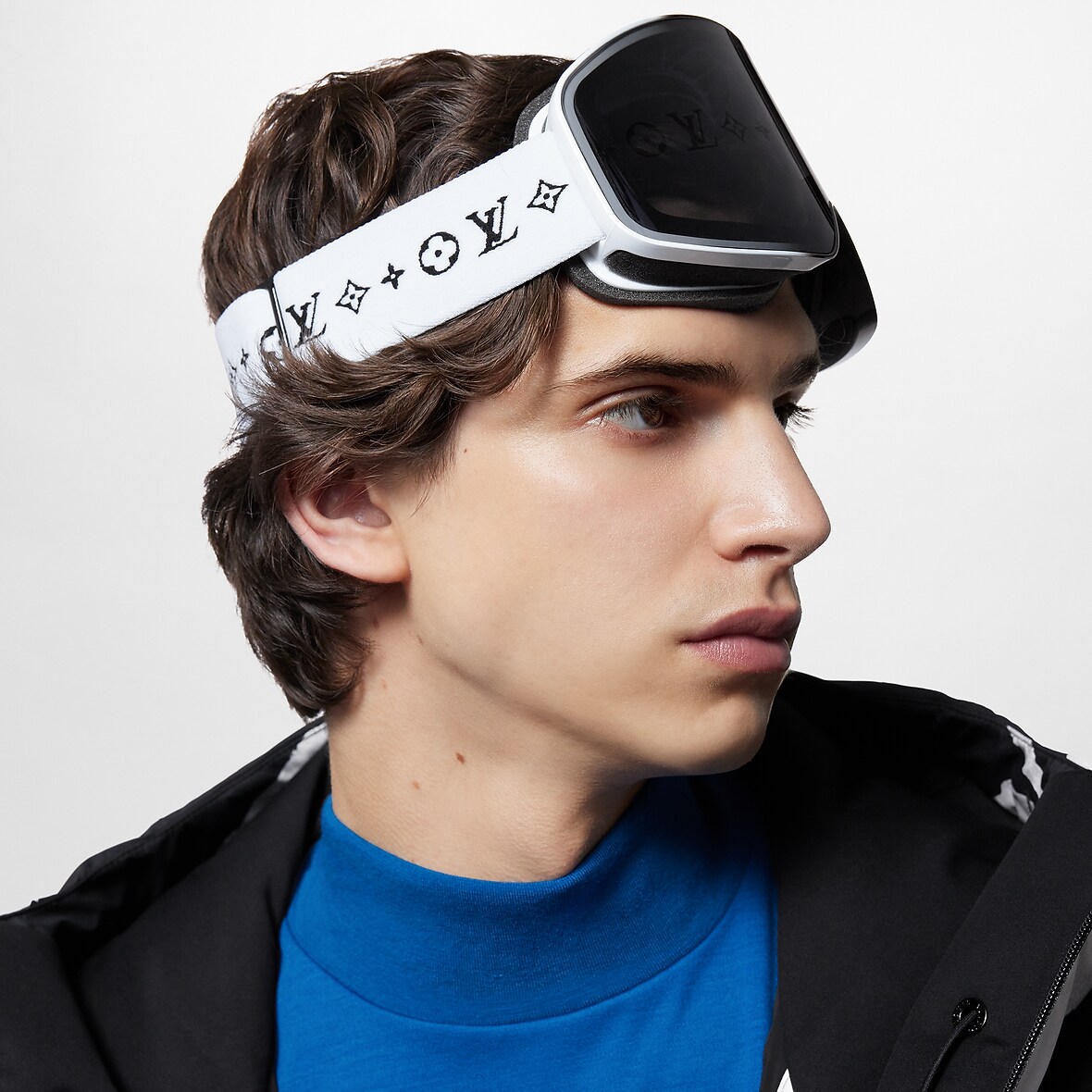 LV Snowfall Ski Mask - Luxury S00 White | LOUIS VUITTON