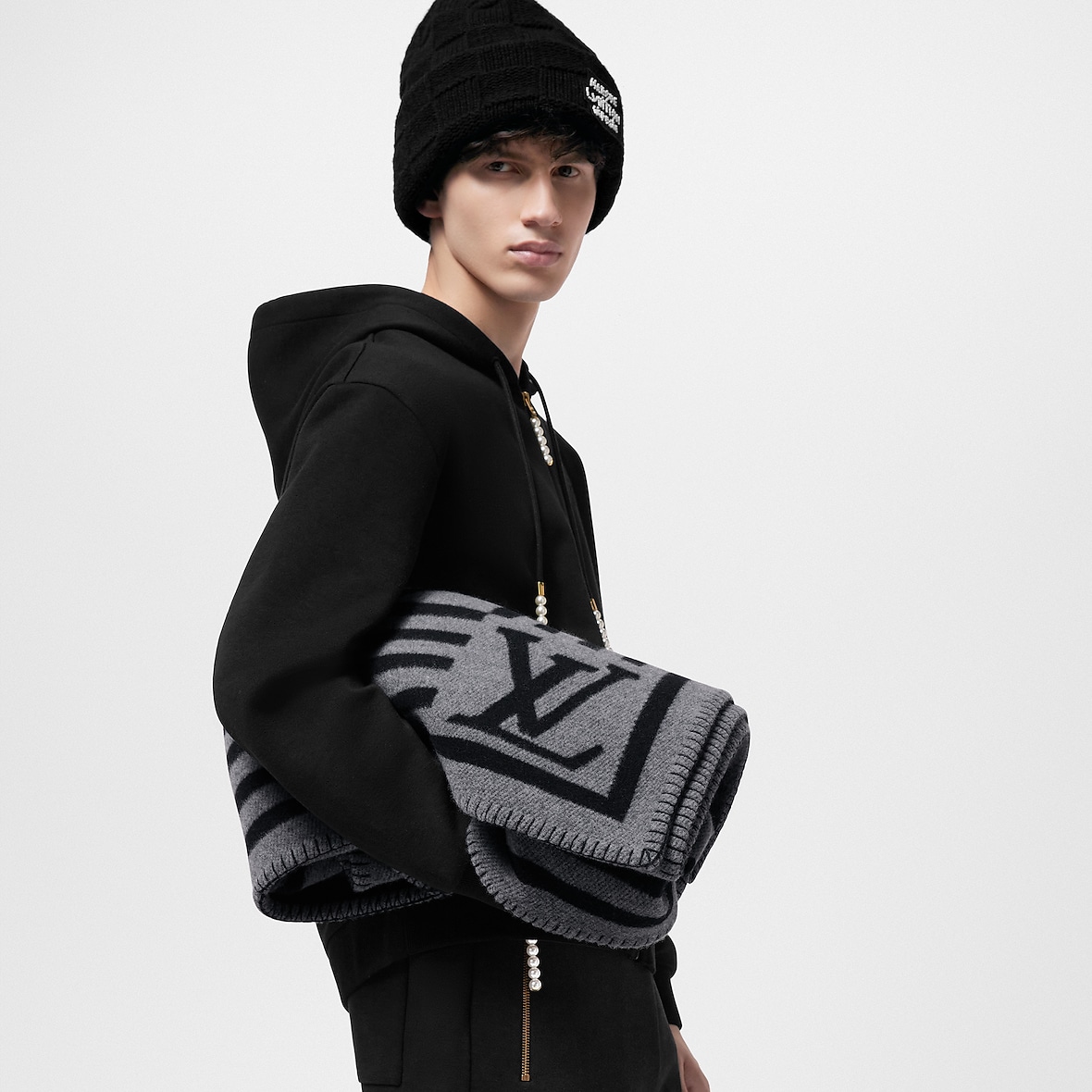 LV Summit Blanket - Luxury S00 Grey | LOUIS VUITTON